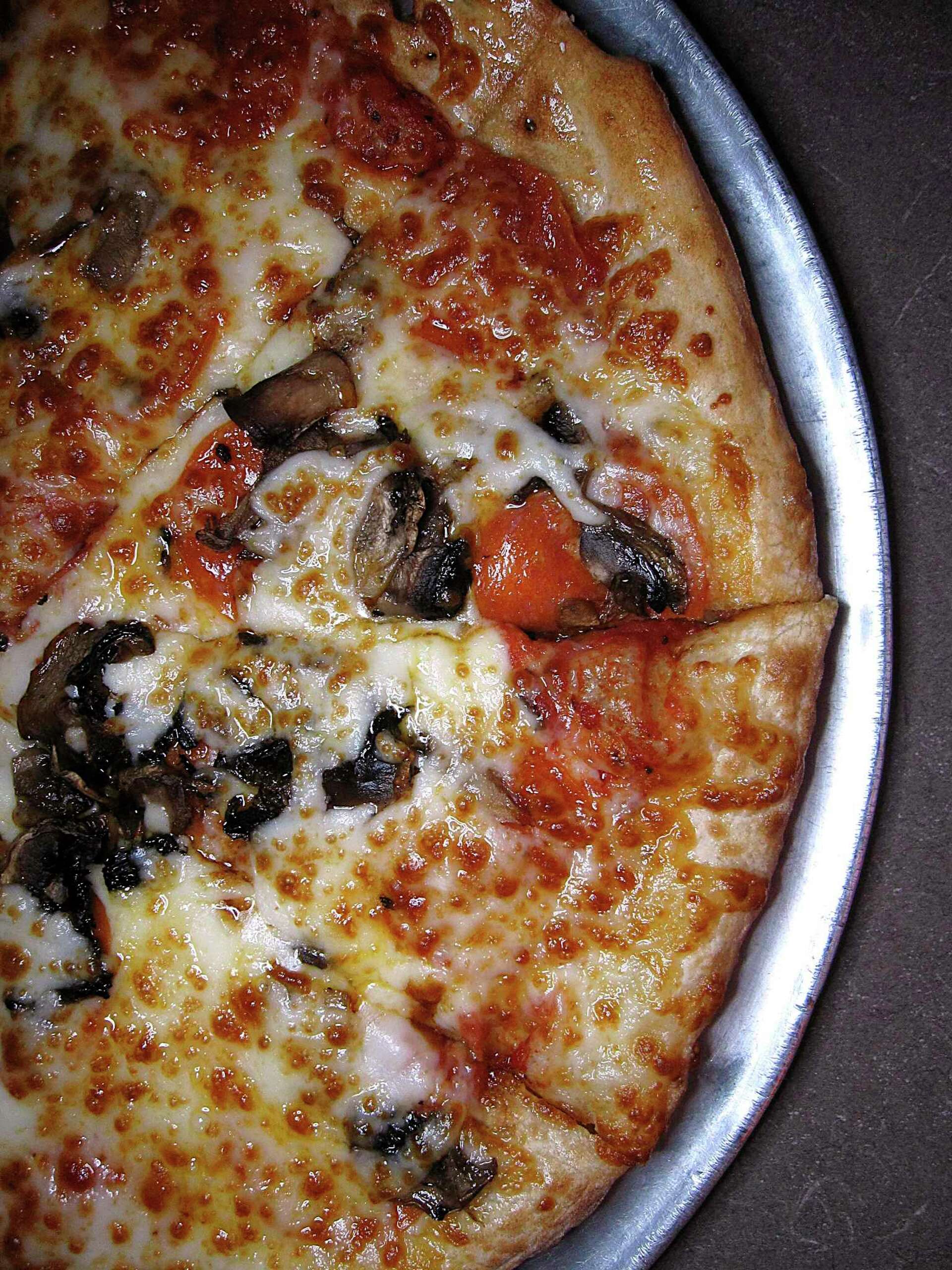 2 San Antonio restaurants land on list of most popular pizza places in U.S.
