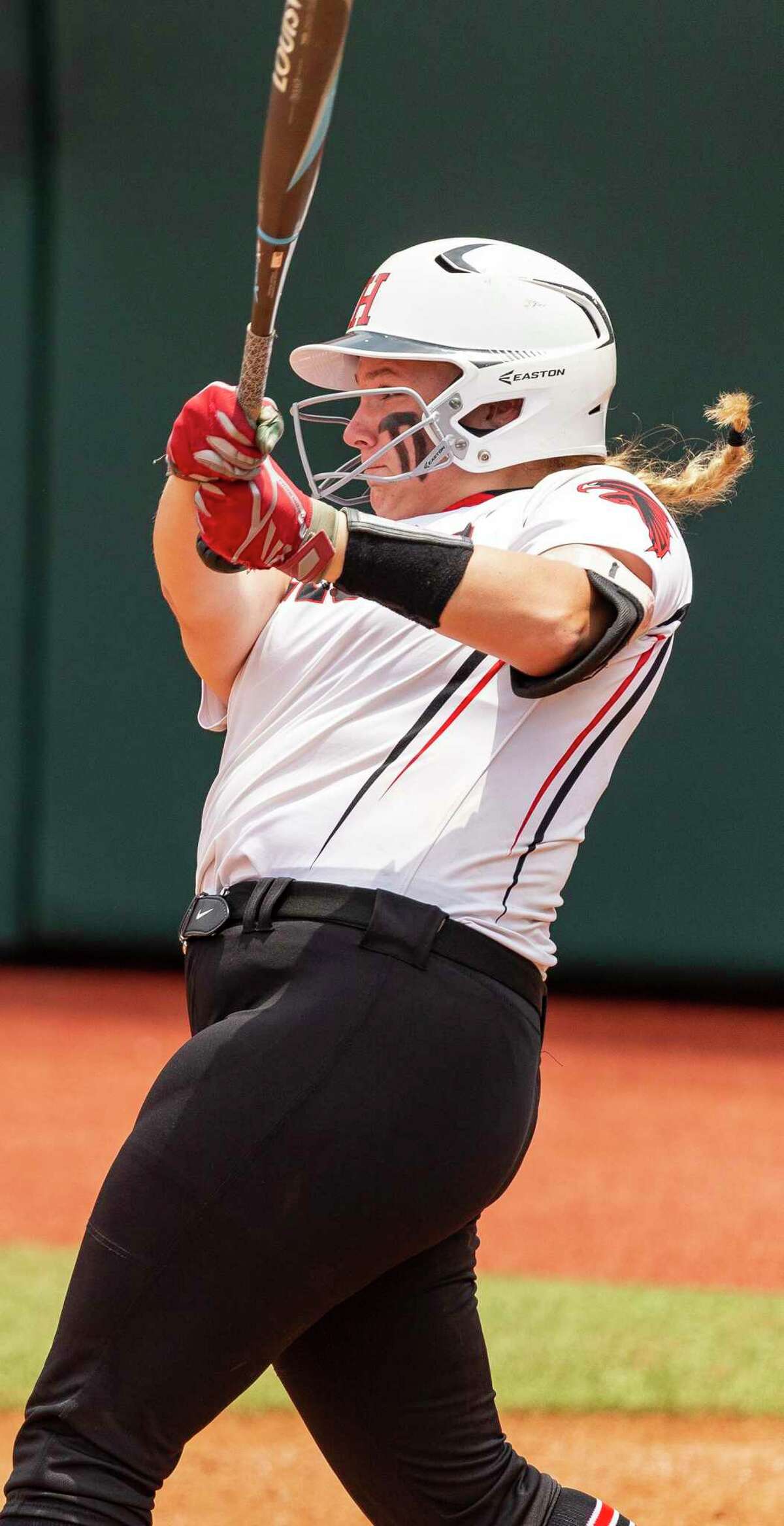 Softball: Defending state champs off to hot start in quest to defend title