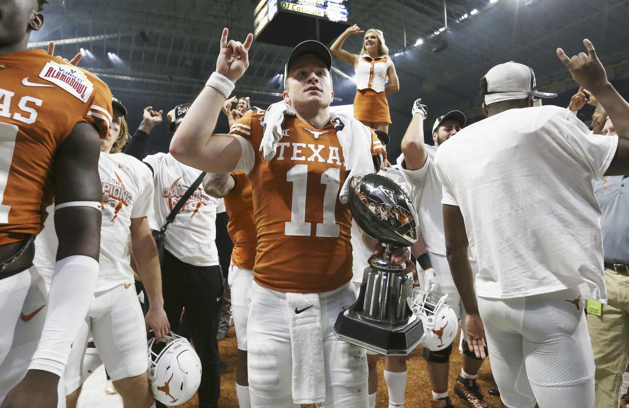 Texas Longhorns’ run game explodes in Alamo Bowl win against Utah Utes