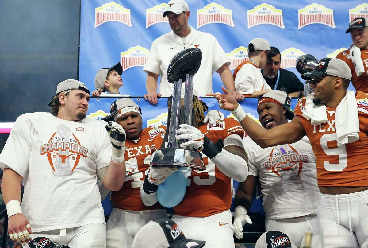 Texas Longhorns’ run game explodes in Alamo Bowl win against Utah Utes