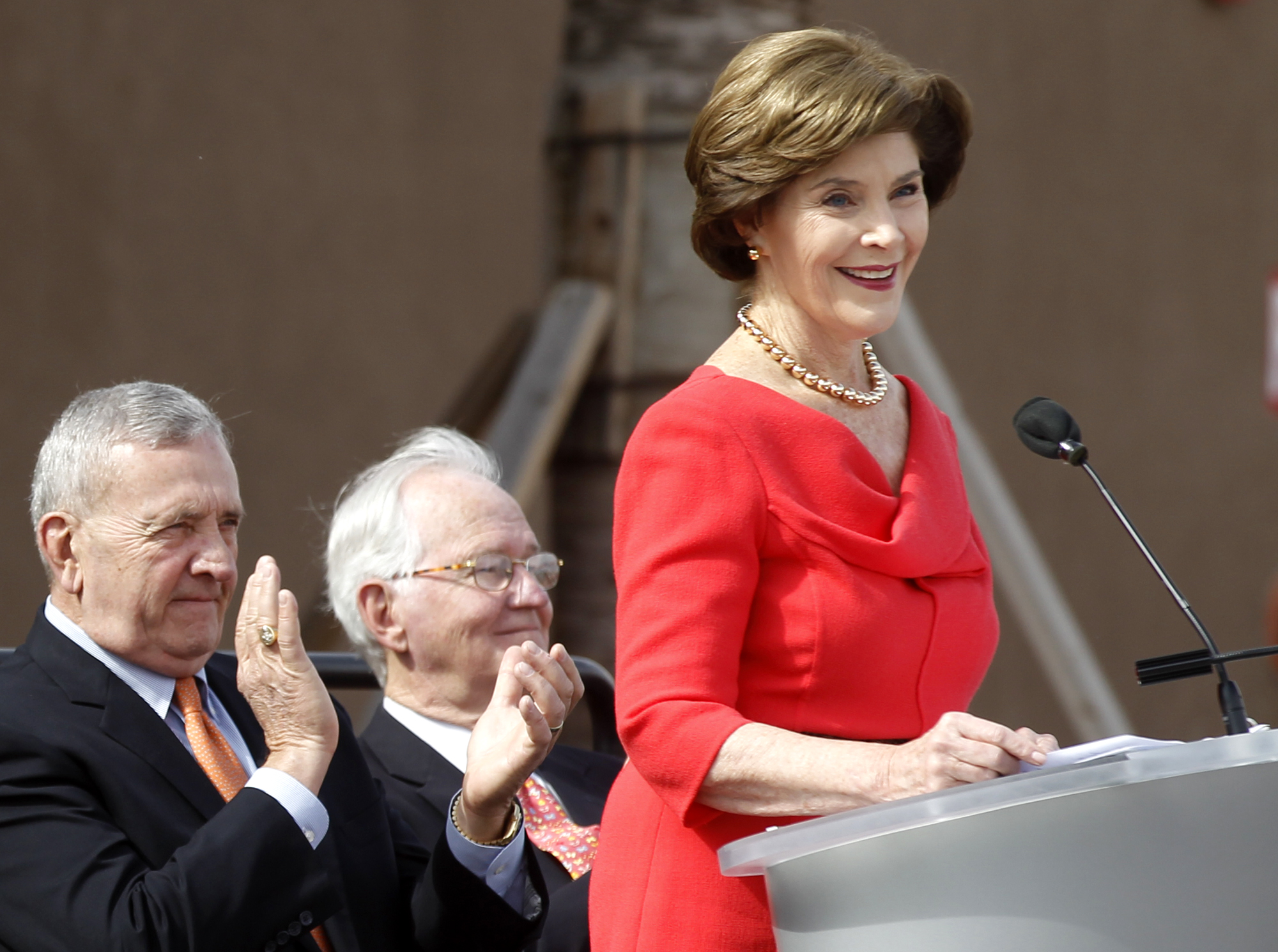 Laura Bush Ladies for Literacy leads Midland's Community Roundup