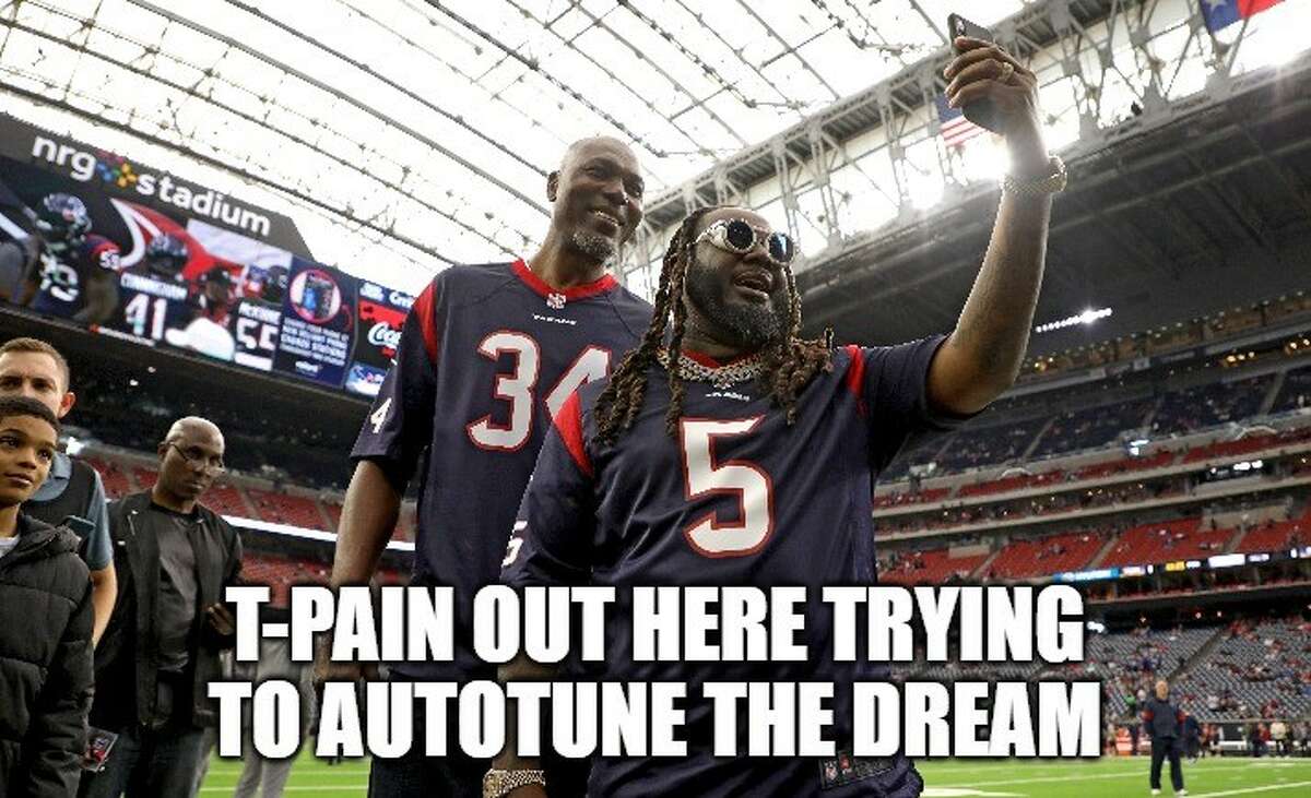 Memes celebrate Texans' win, Patriots' loss