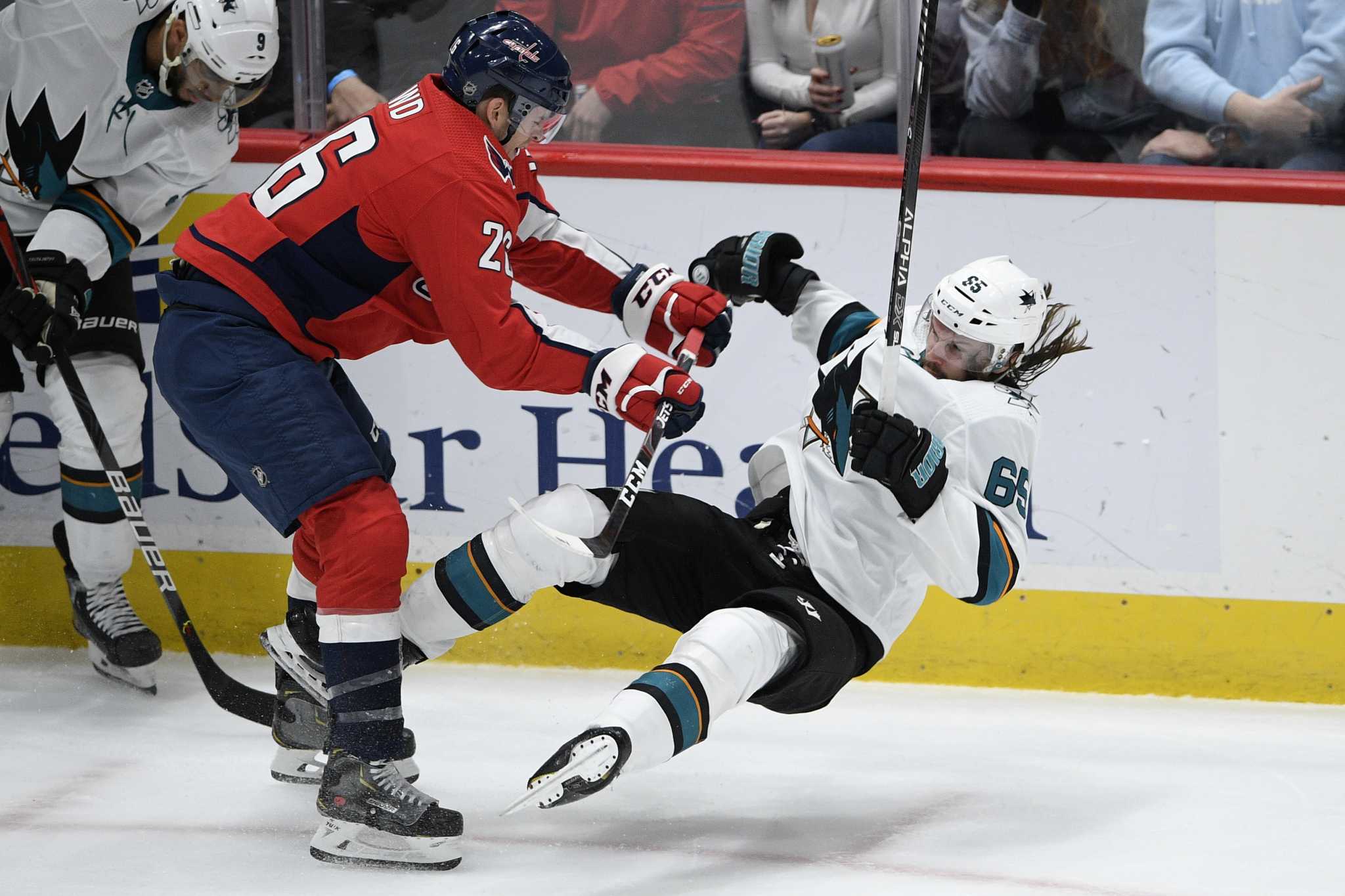 Caps' late rally stuns Sharks
