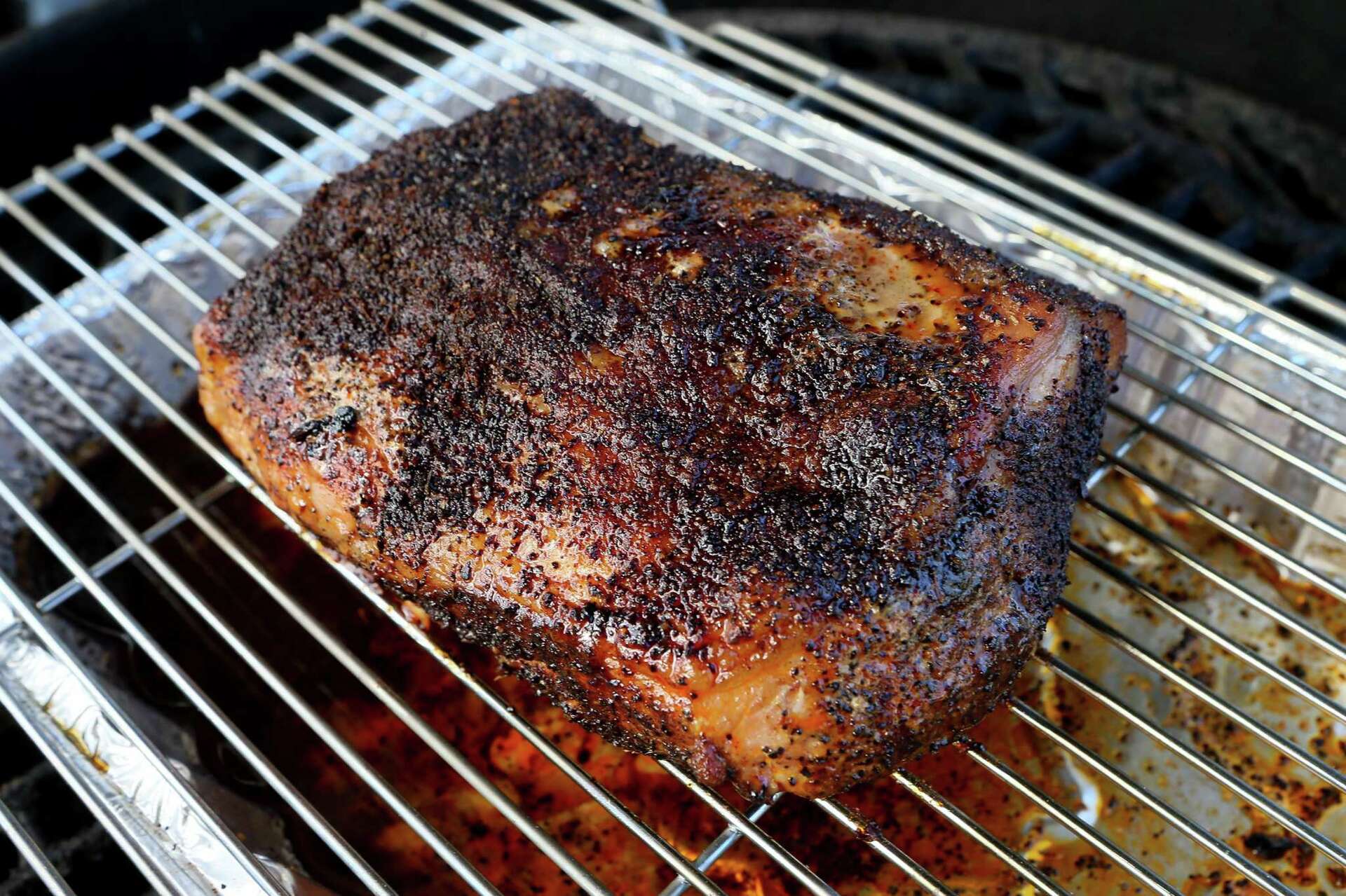 How to add coffee to your meat rubs for grilling steaks, brisket, pork ...