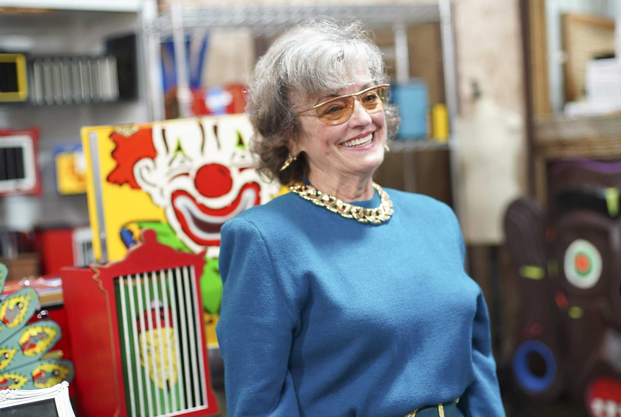 More than 1,000 magic tricks go to auction in Houston Saturday