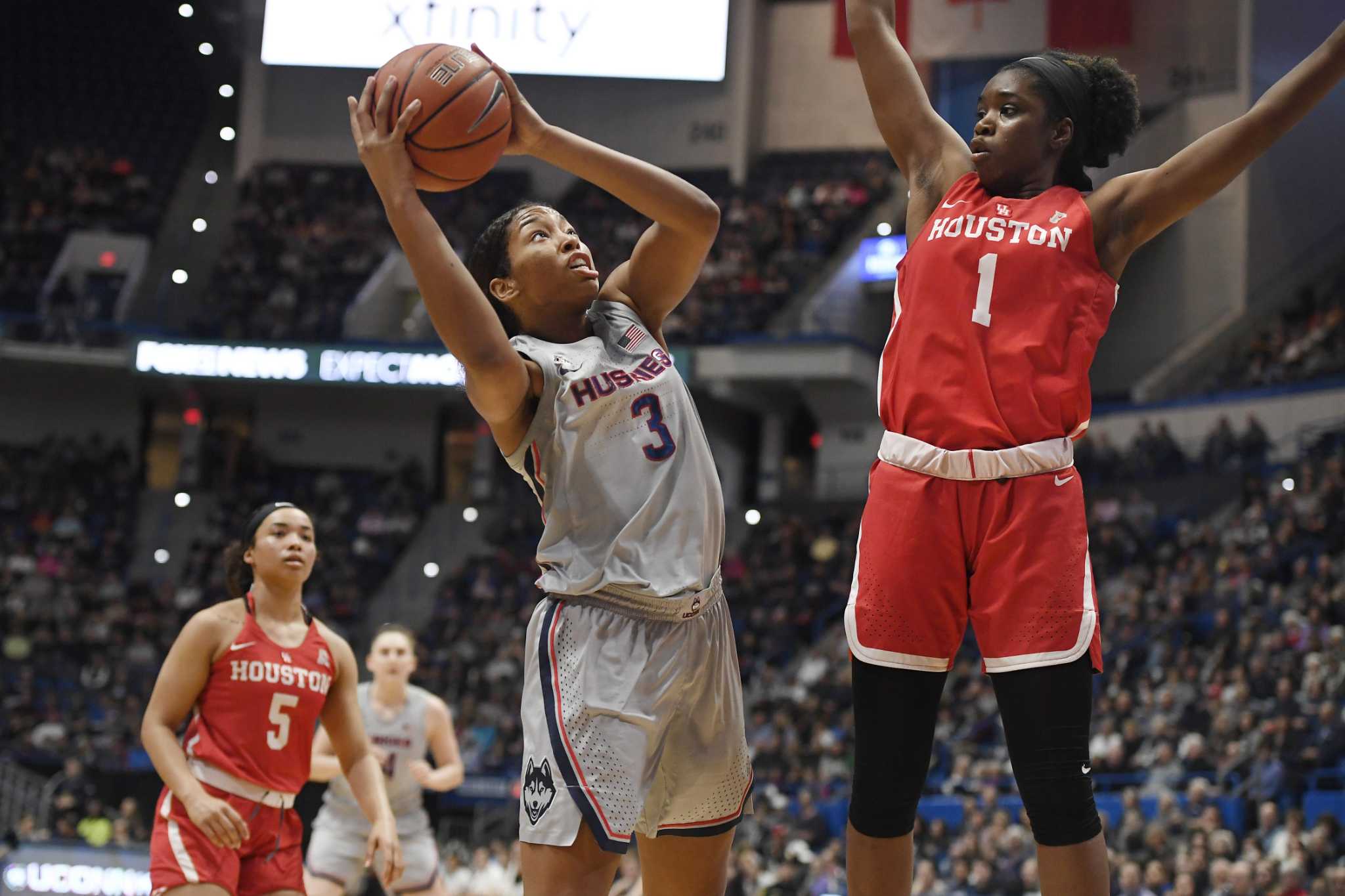 UConn women bounce back from first loss with rout of Houston