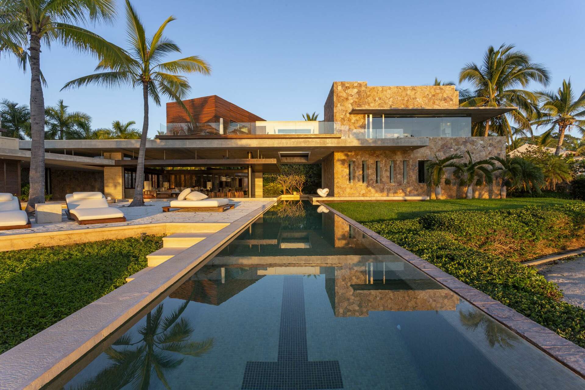 Developer of the iPod selling oceanfront Mexican mansion for $20M