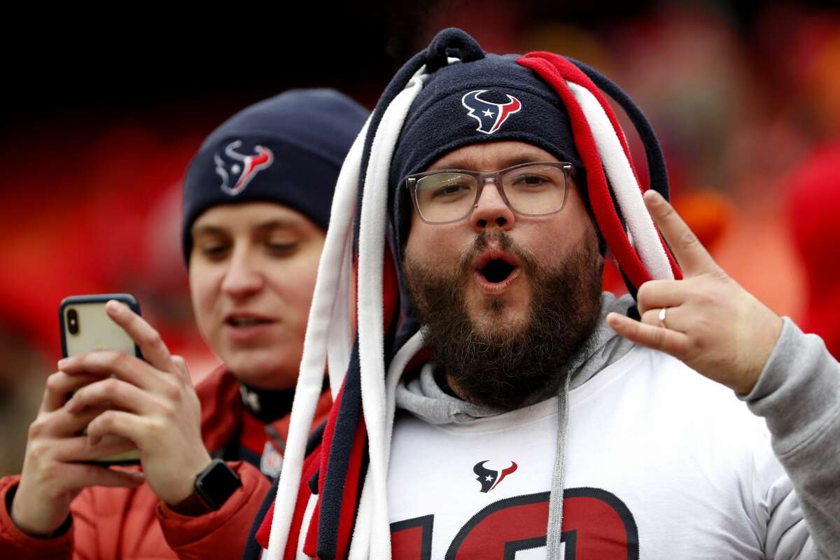 Check out Texans fans braving the cold in Chiefs' Arrowhead Stadium