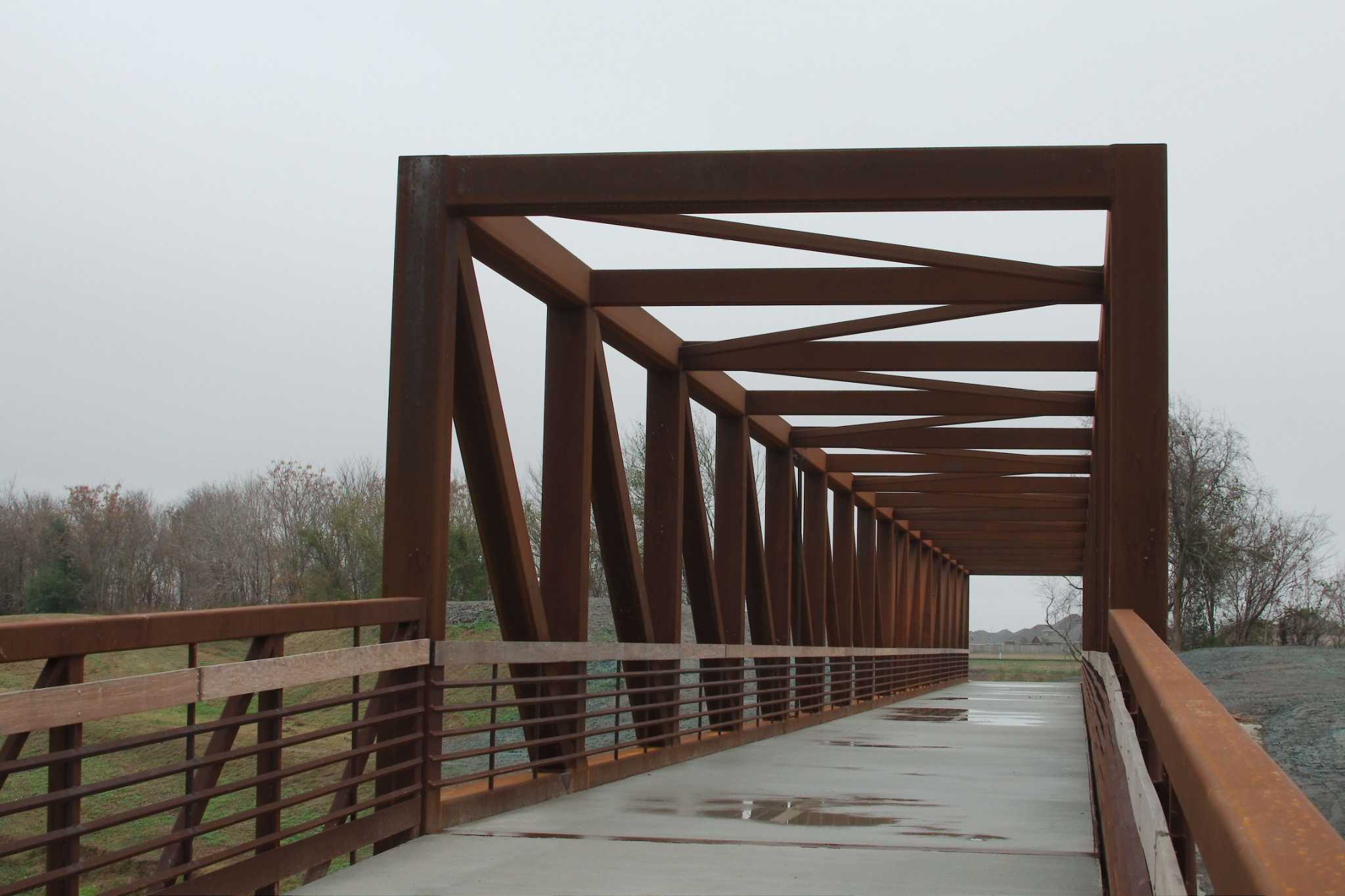 Completion nears for trail crossing Clear Creek in east Pearland