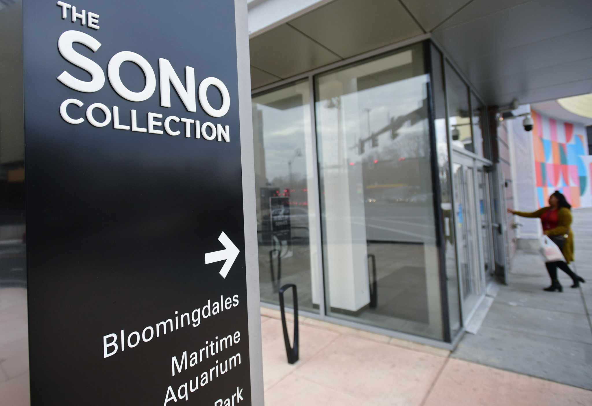 Video: Police subdue man accused of causing mayhem at SoNo Collection