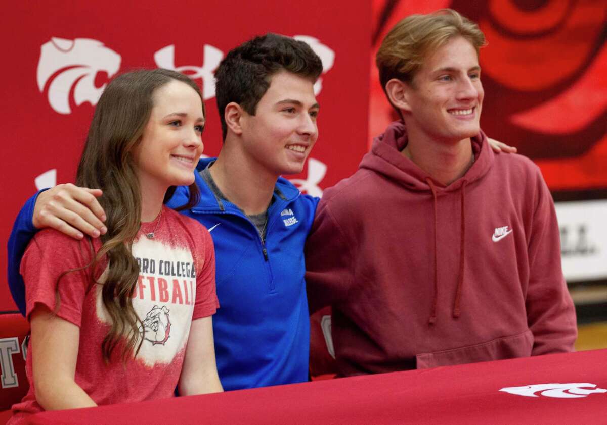 SIGNING DAY: Splendora athletes Lakey, Baker celebrate signings