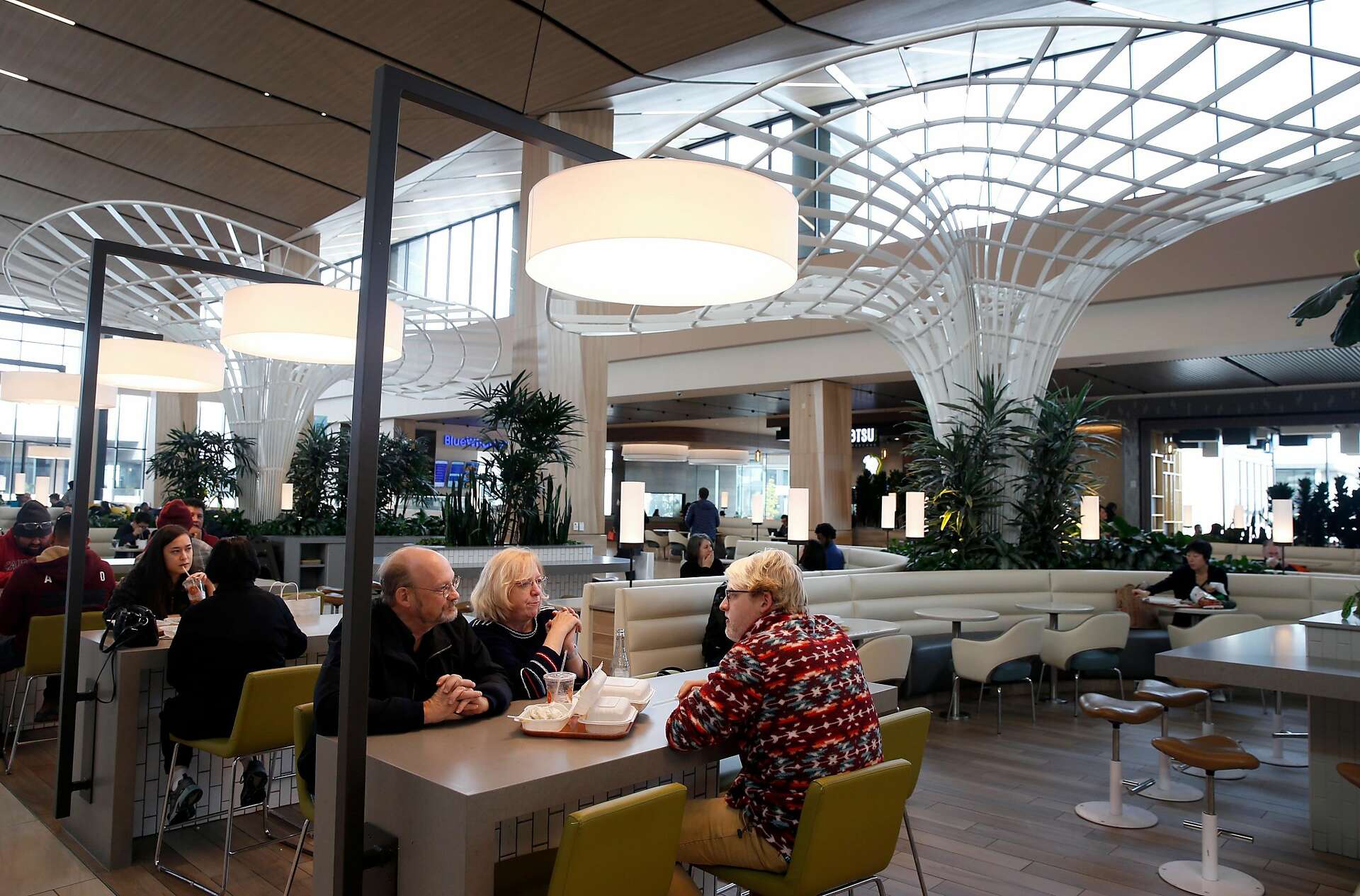 At San Mateo’s Hillsdale Shopping Center, a tale of two malls