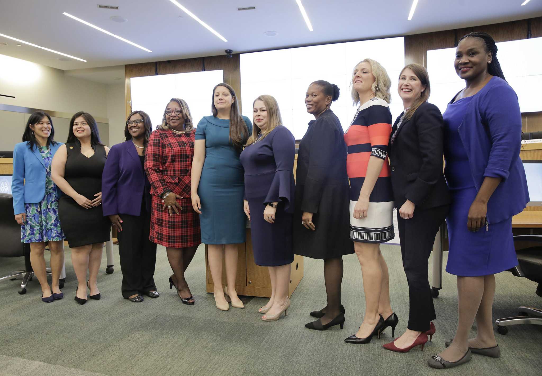 New HISD board puts step toward bond election on hold