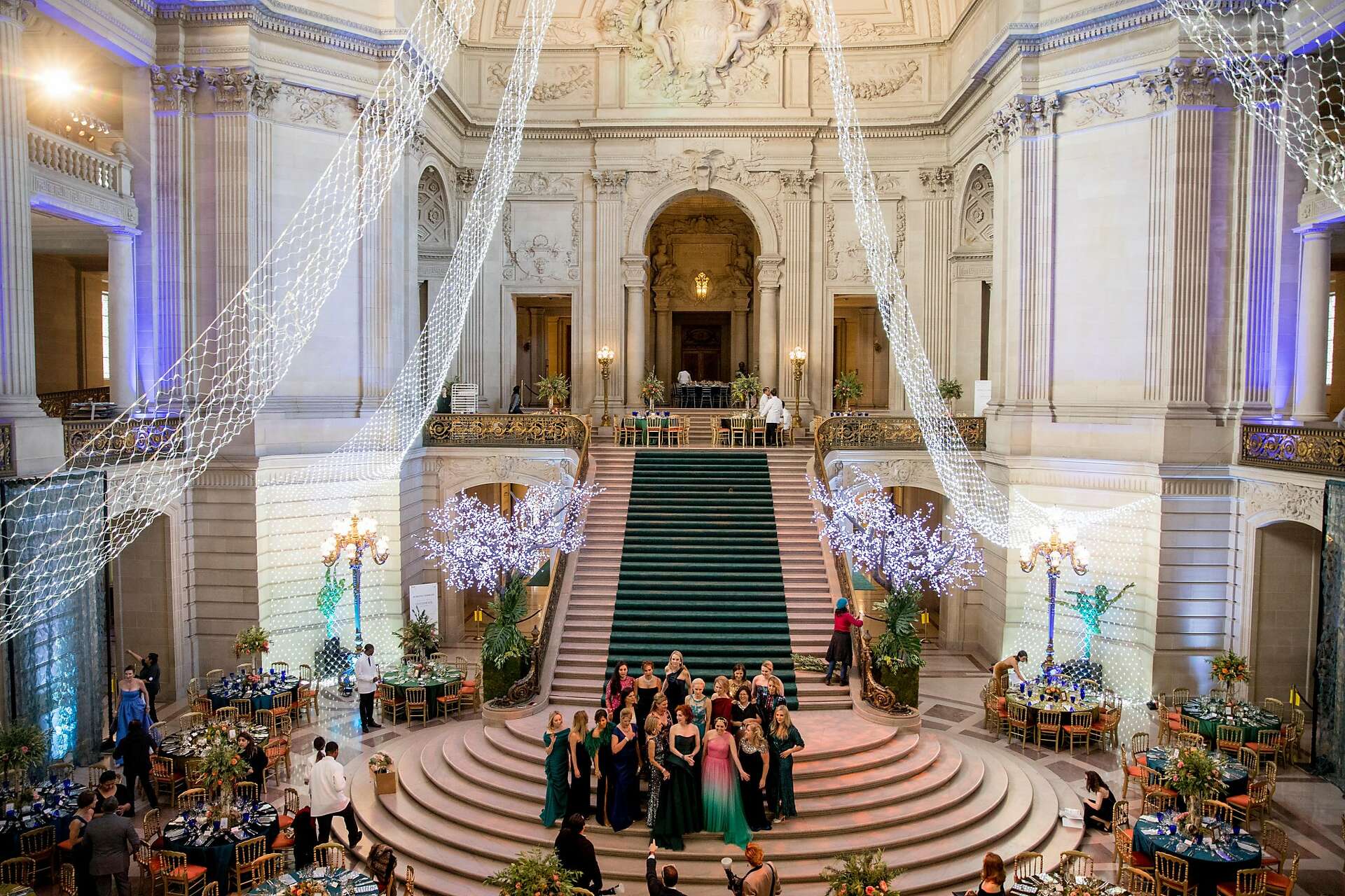 SF Ballet’s opening gala attracts glamorous, joyful crowd to City Hall