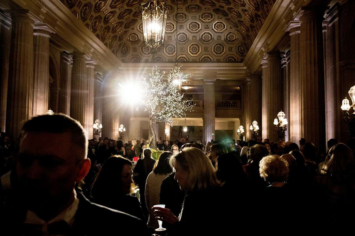 SF Ballet’s opening gala attracts glamorous, joyful crowd to City Hall
