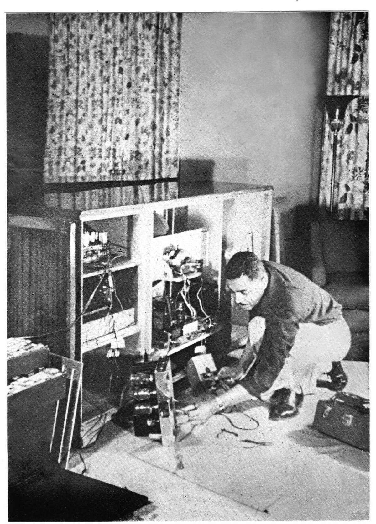UConn professor may have cracked the key to time travel