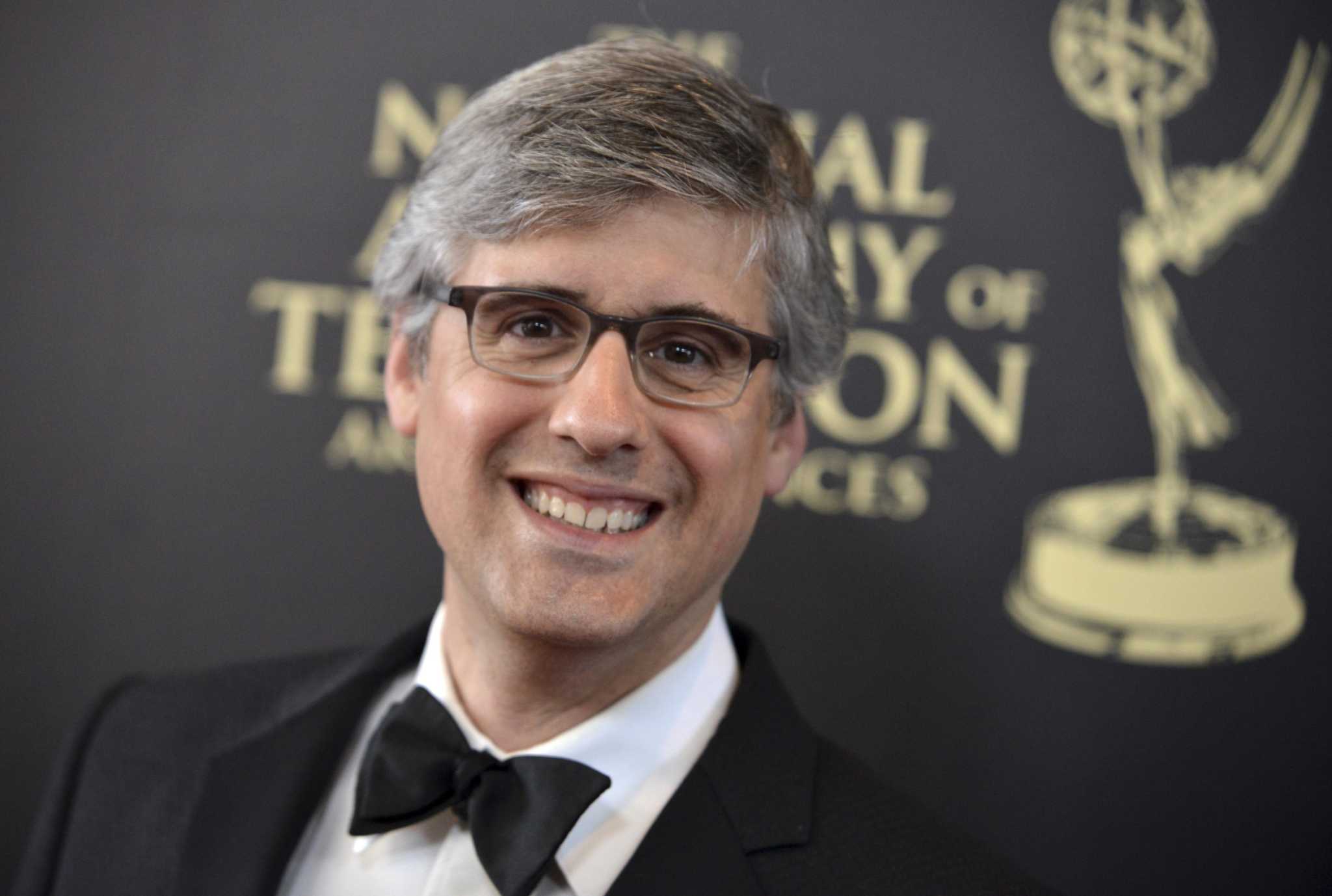 Bringing up the dead with Mo Rocca