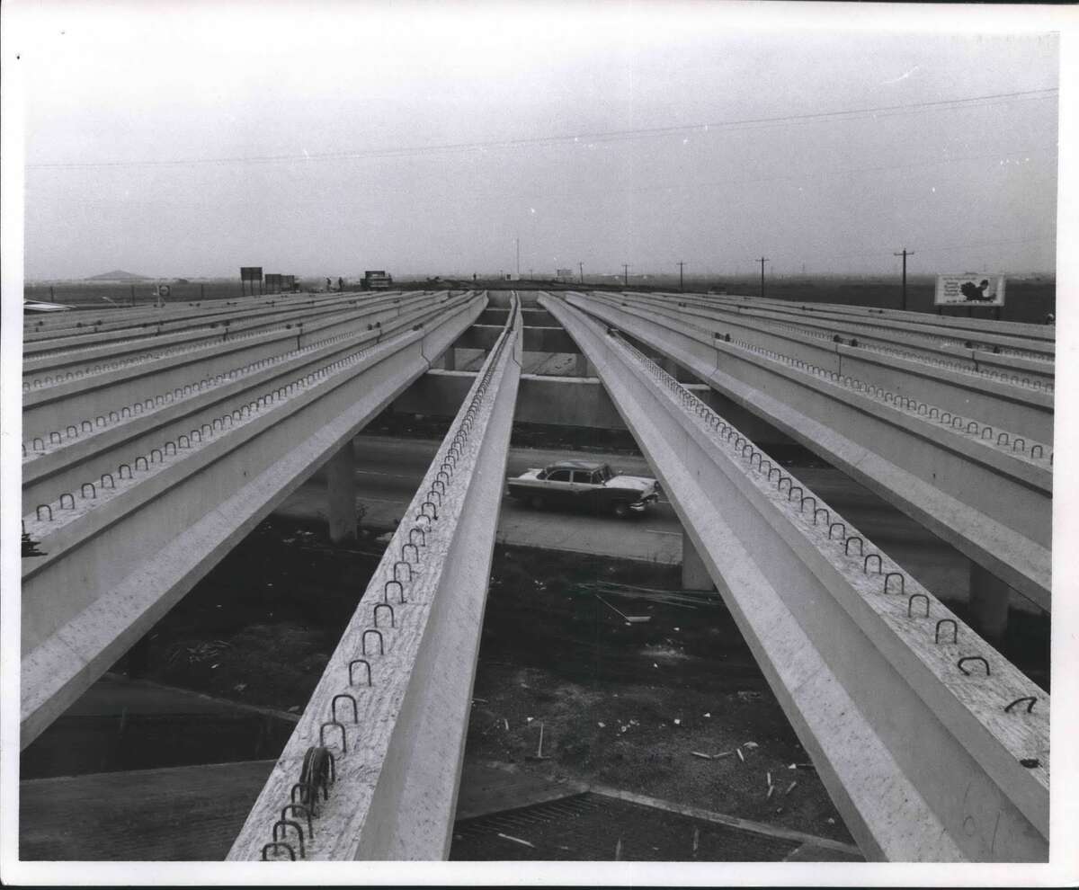 Before and after: How Houston’s 610 Loop looked in the 60s and 70 vs. now