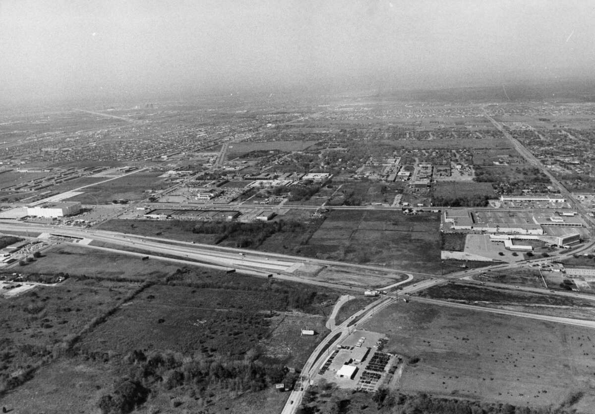 Before and after: How Houston’s 610 Loop looked in the 60s and 70 vs. now