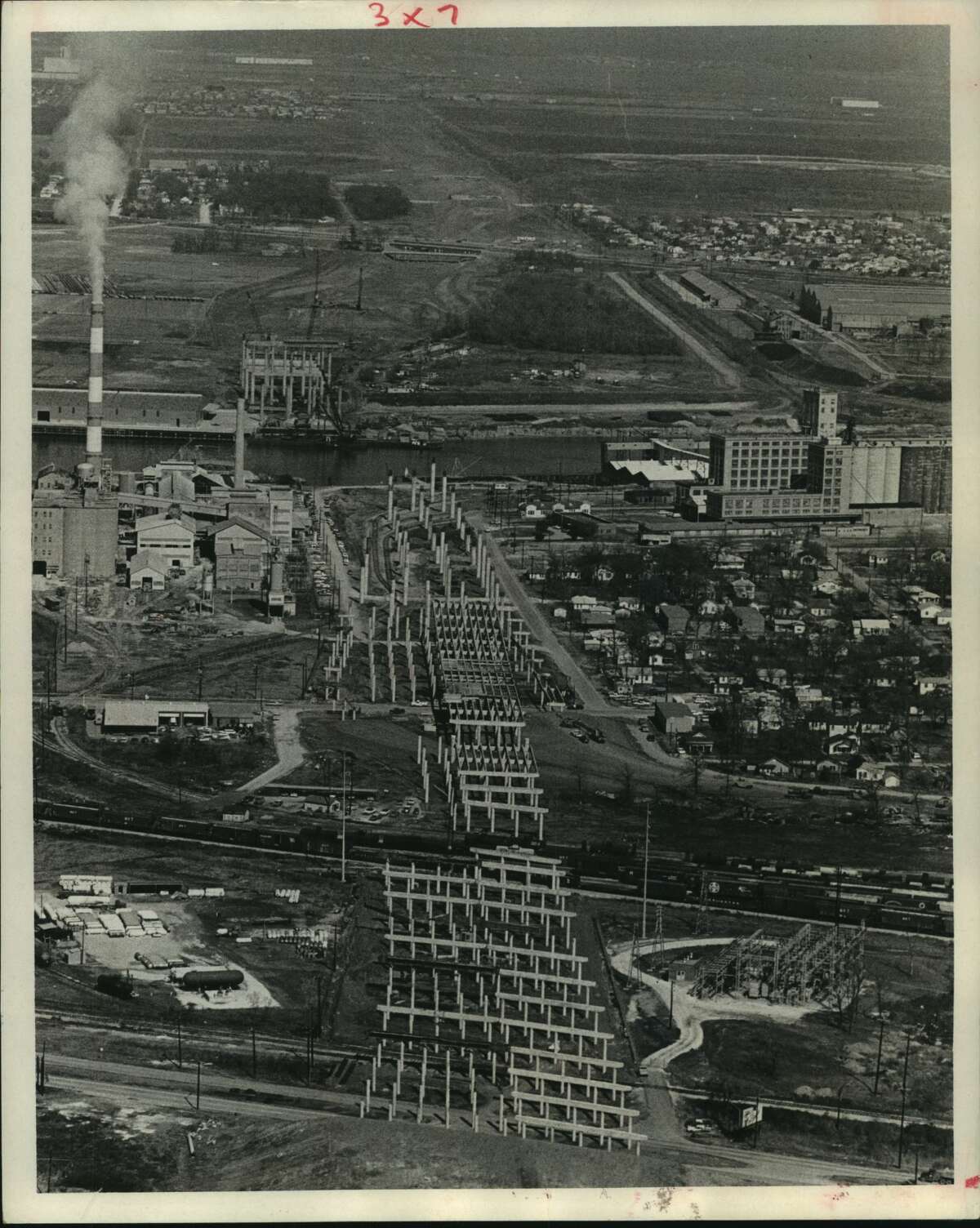 Before and after: How Houston’s 610 Loop looked in the 60s and 70 vs. now