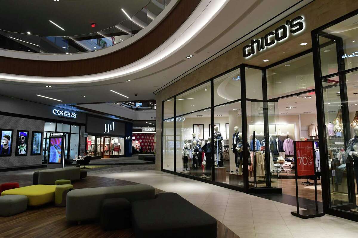 Vacant storefronts at Stamford mall as retailers head to SoNo