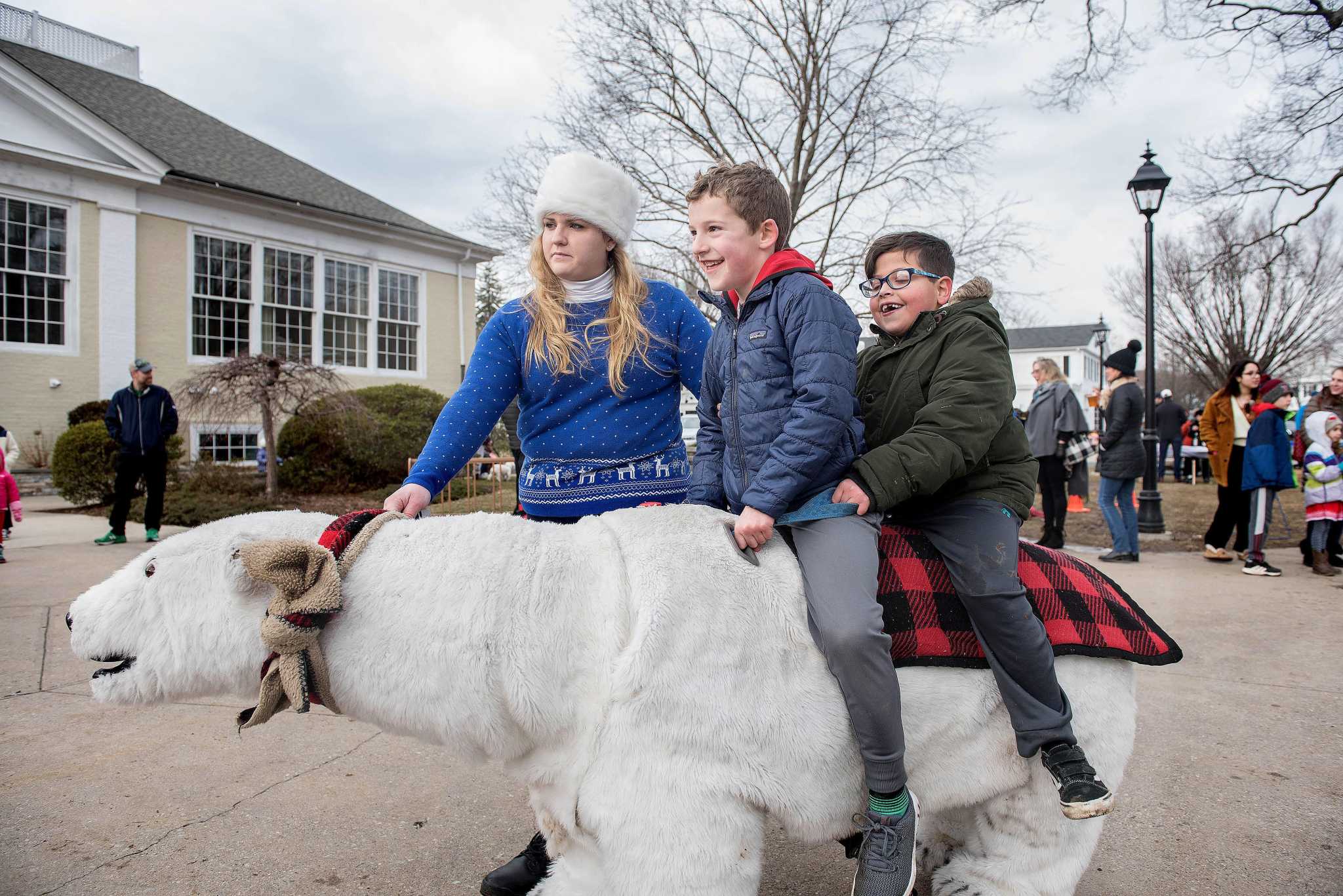 Wilton Bulletin Board: Hikes, cakes and a carnival