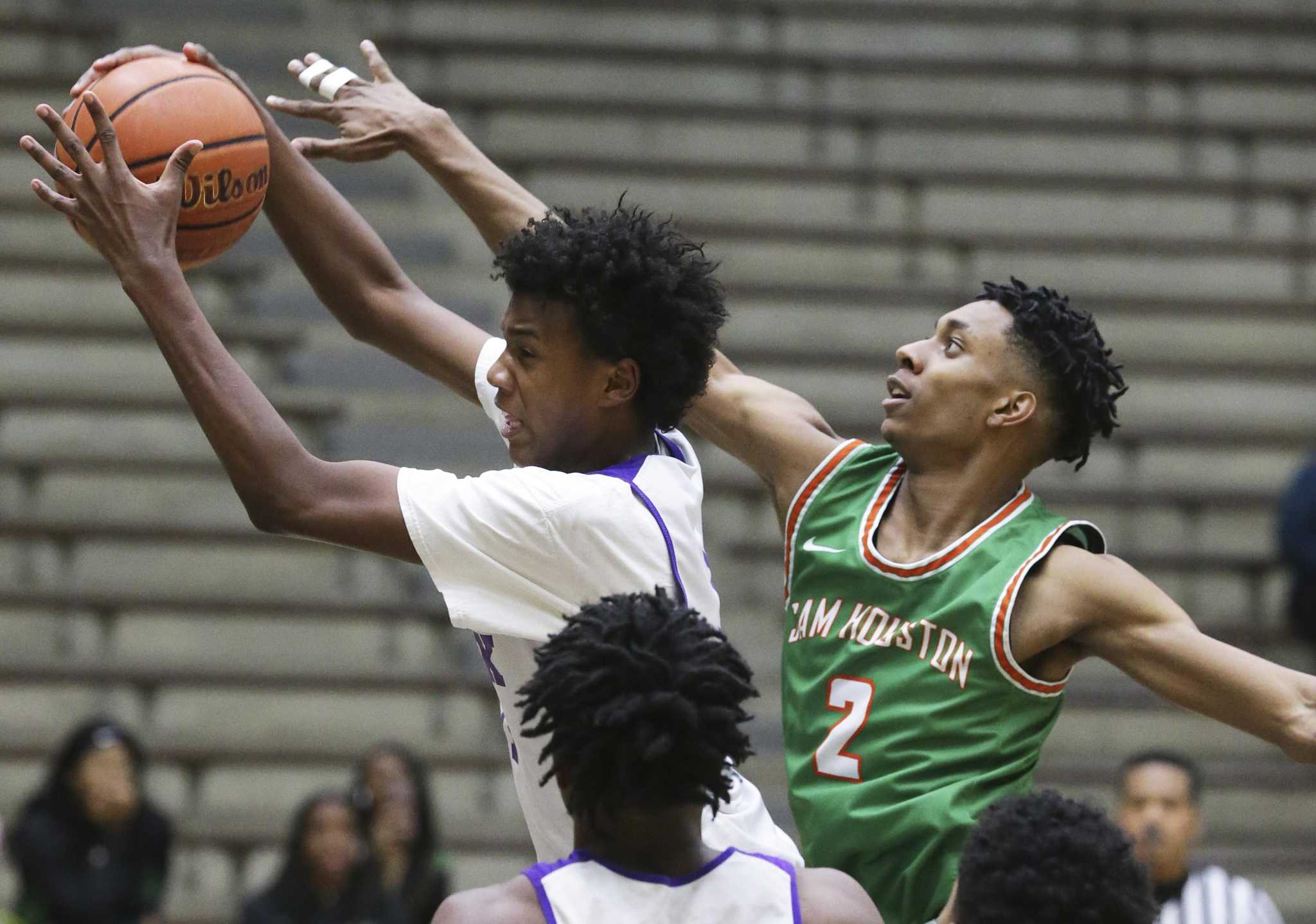 Late trey puts Brackenridge atop 27-5A perch