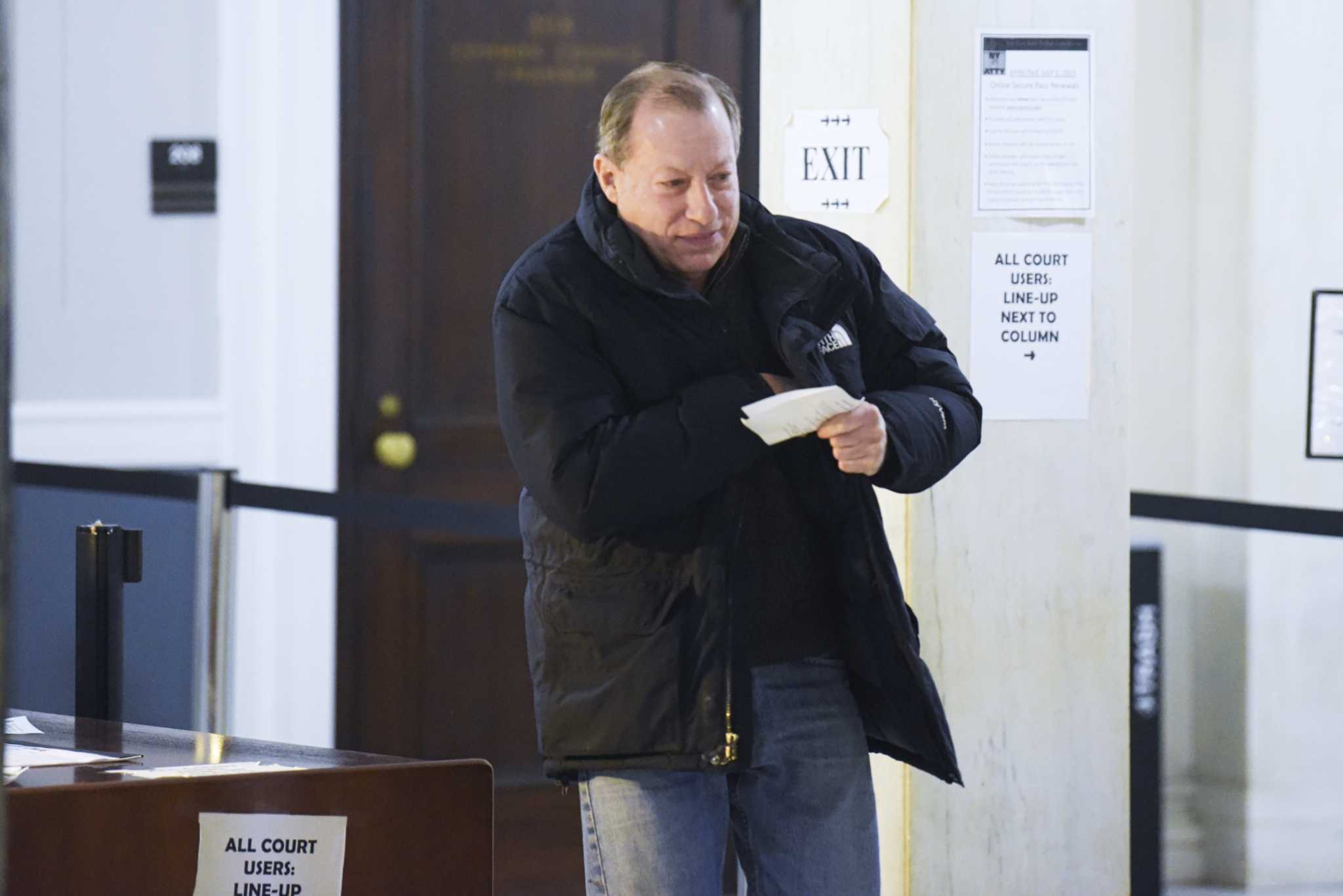 Report on Schenectady Wedgeway building flags problems with fire escape ...