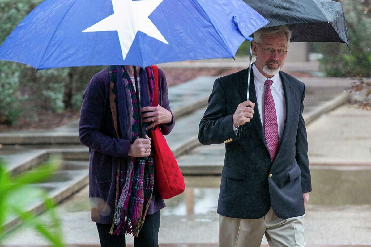 San Antonio-area exec pleads guilty to scheme that cost bank $24M