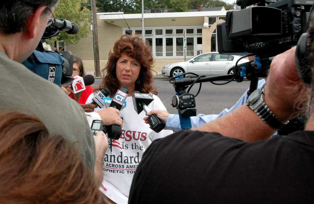 Christian group promises to keep evangelizing at mosque
