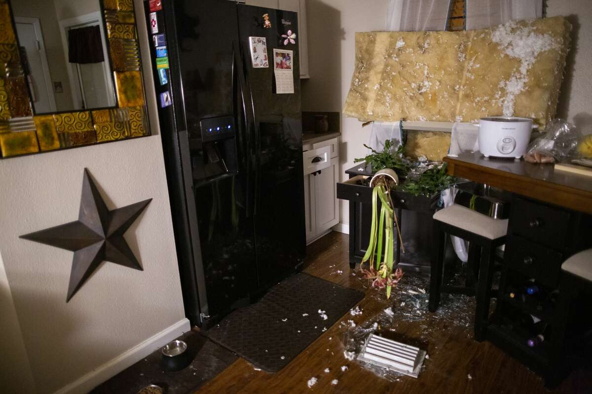 Dramatic before and after photos show effects of west Houston explosion ...