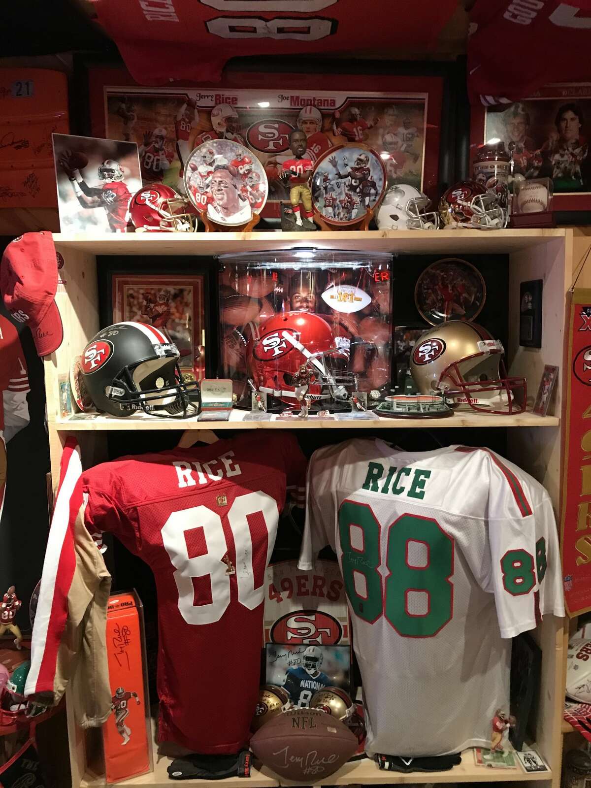 This is the most legendary 49ers 'man cave' in America