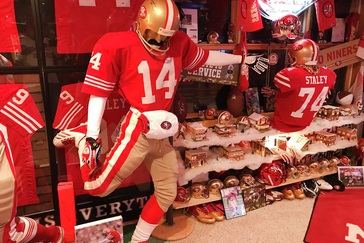 This is the most legendary 49ers 'man cave' in America