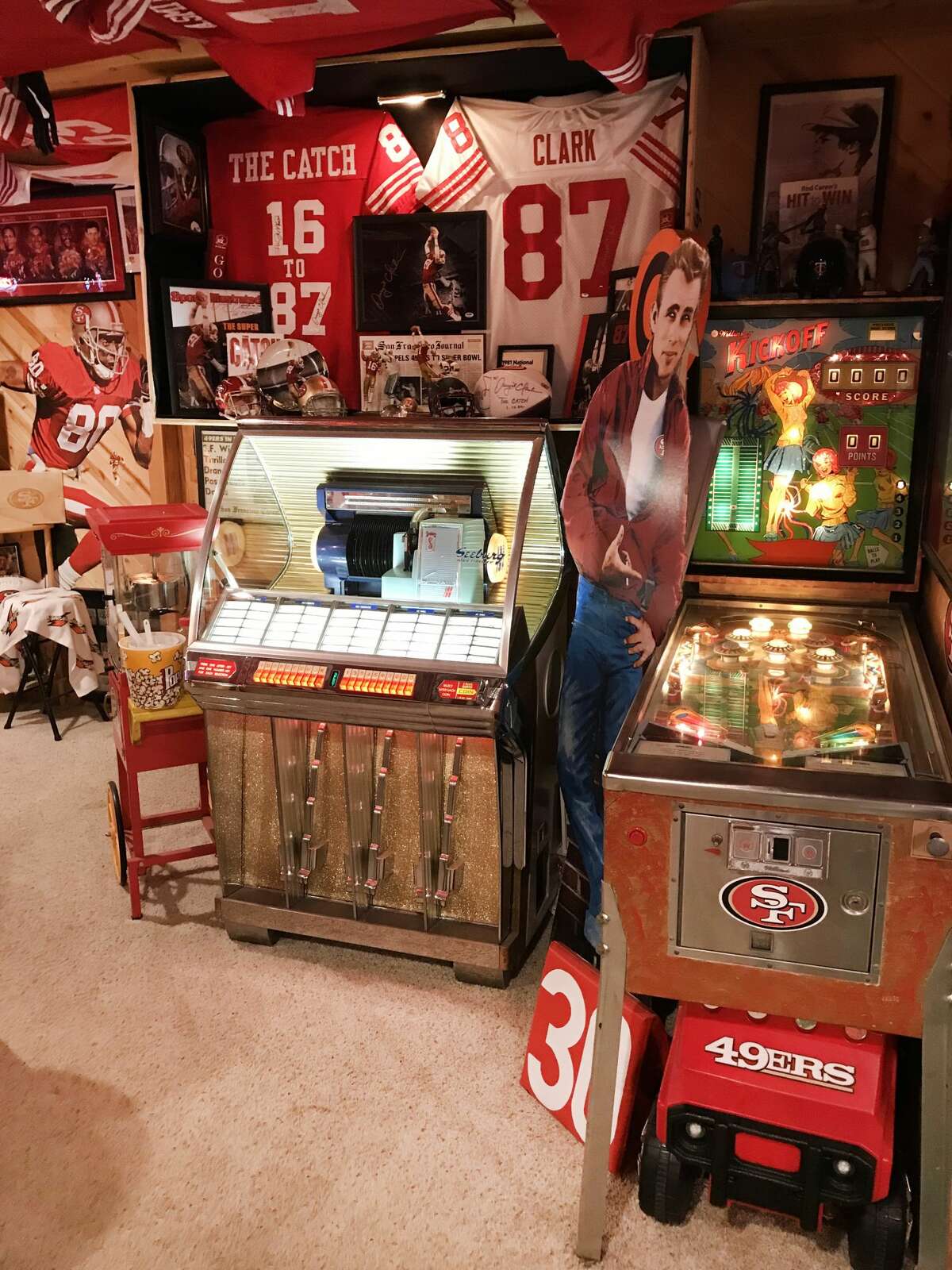 This is the most legendary 49ers 'man cave' in America