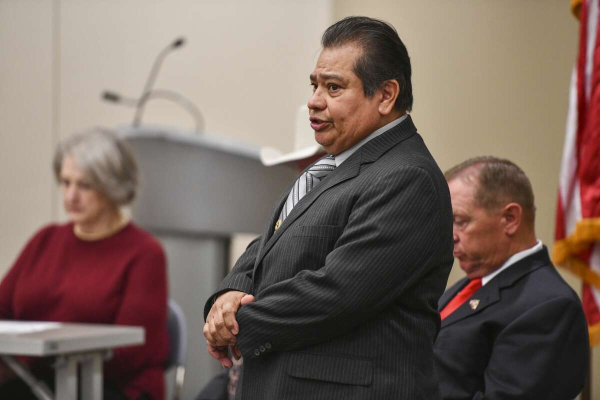 Sheriff candidates announce choice for chief deputy