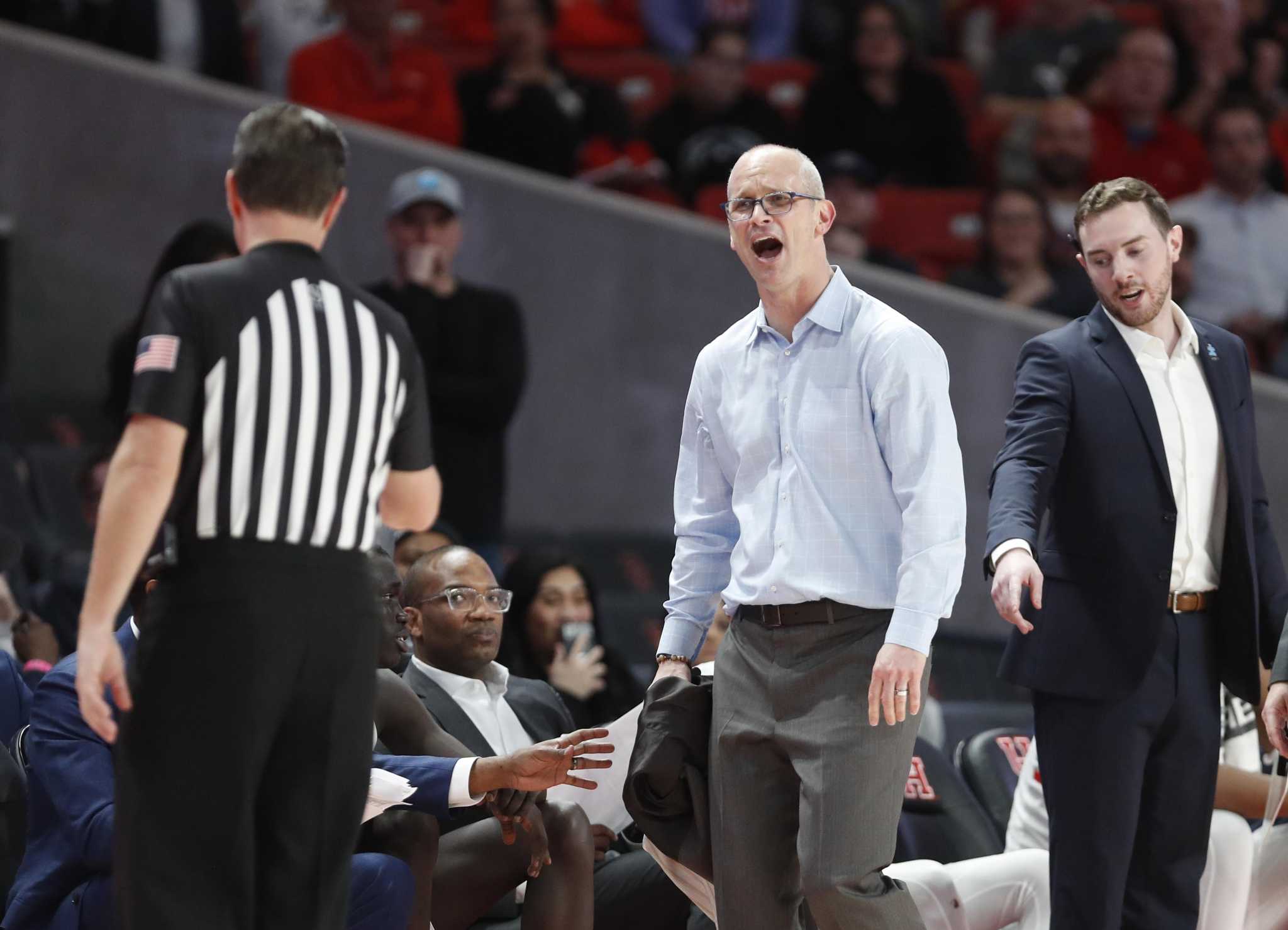 AAC admits refs gaffed near end of UConn’s loss at Houston