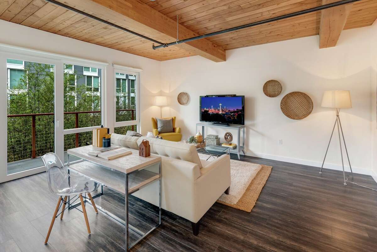 Loft condo in Seattle's South Lake Union has treehouse charm