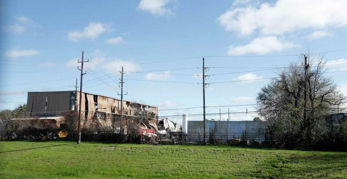 Homes near Watson Grinding explosion continue to crumble