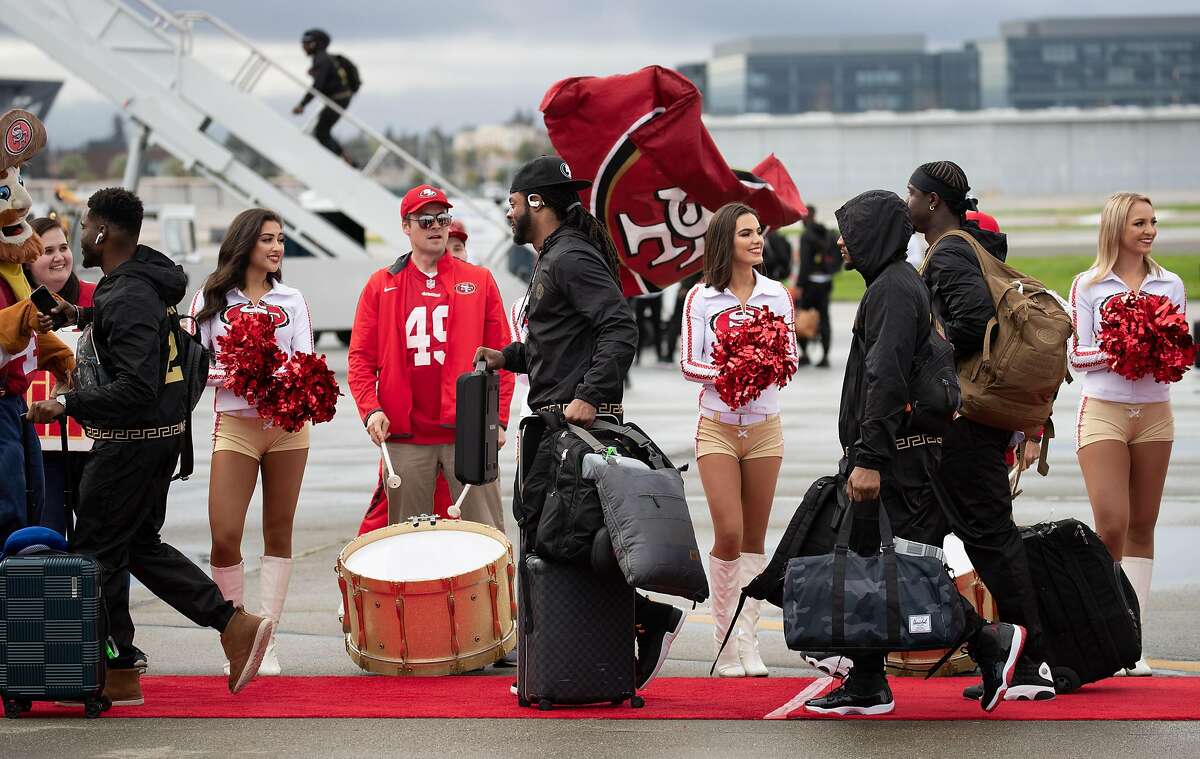 49ers arrive in Miami ahead of Super Bowl LIV