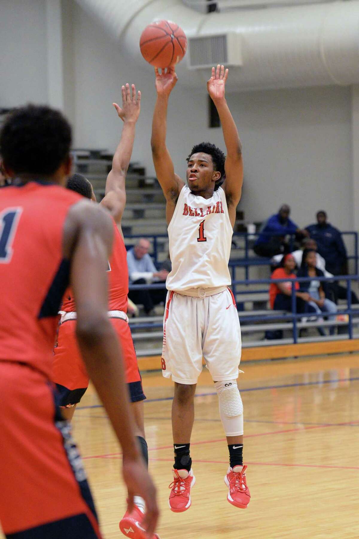 Boys basketball: Talented Bellaire squad expects success with season ...