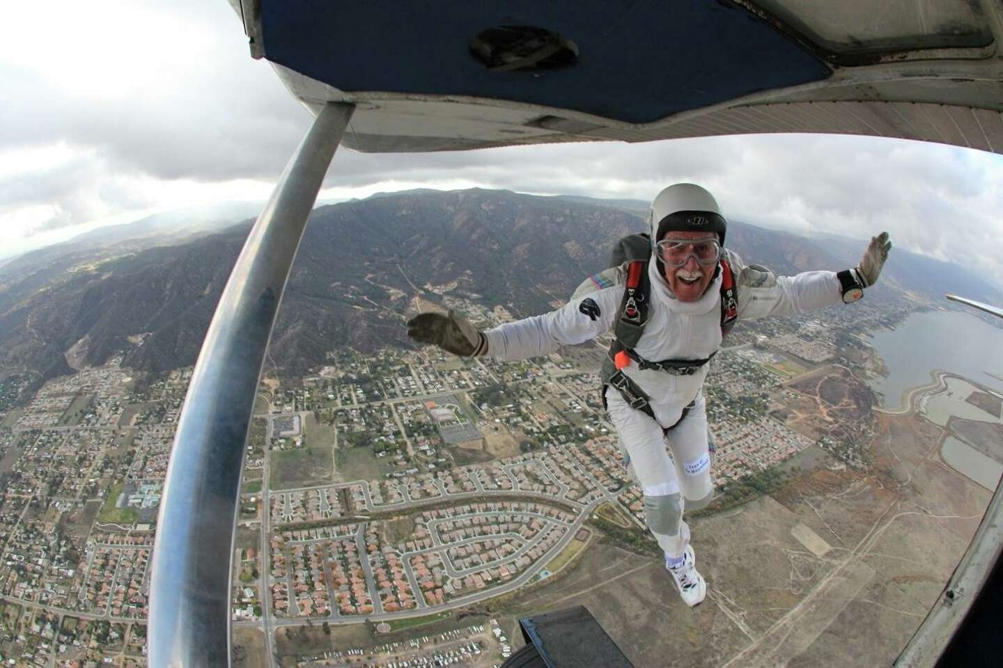 Meet California’s 88-year-old skydiver — who plans on jumping at 90