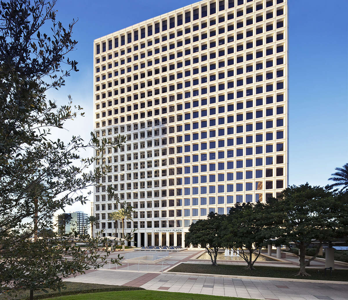 Occidental Petroleum inks lease expansion in Greenway Plaza