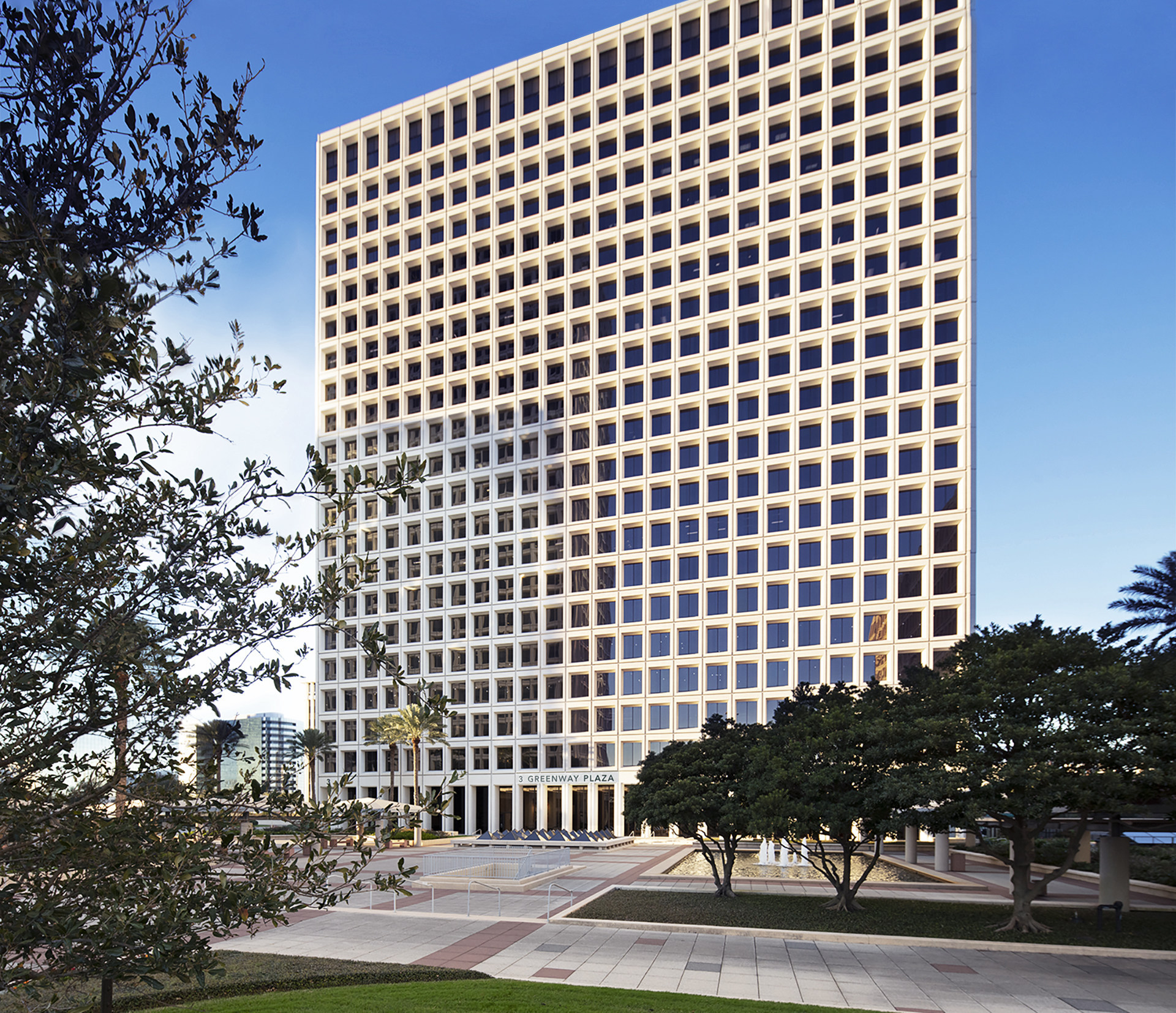 Occidental Petroleum inks lease expansion in Greenway Plaza
