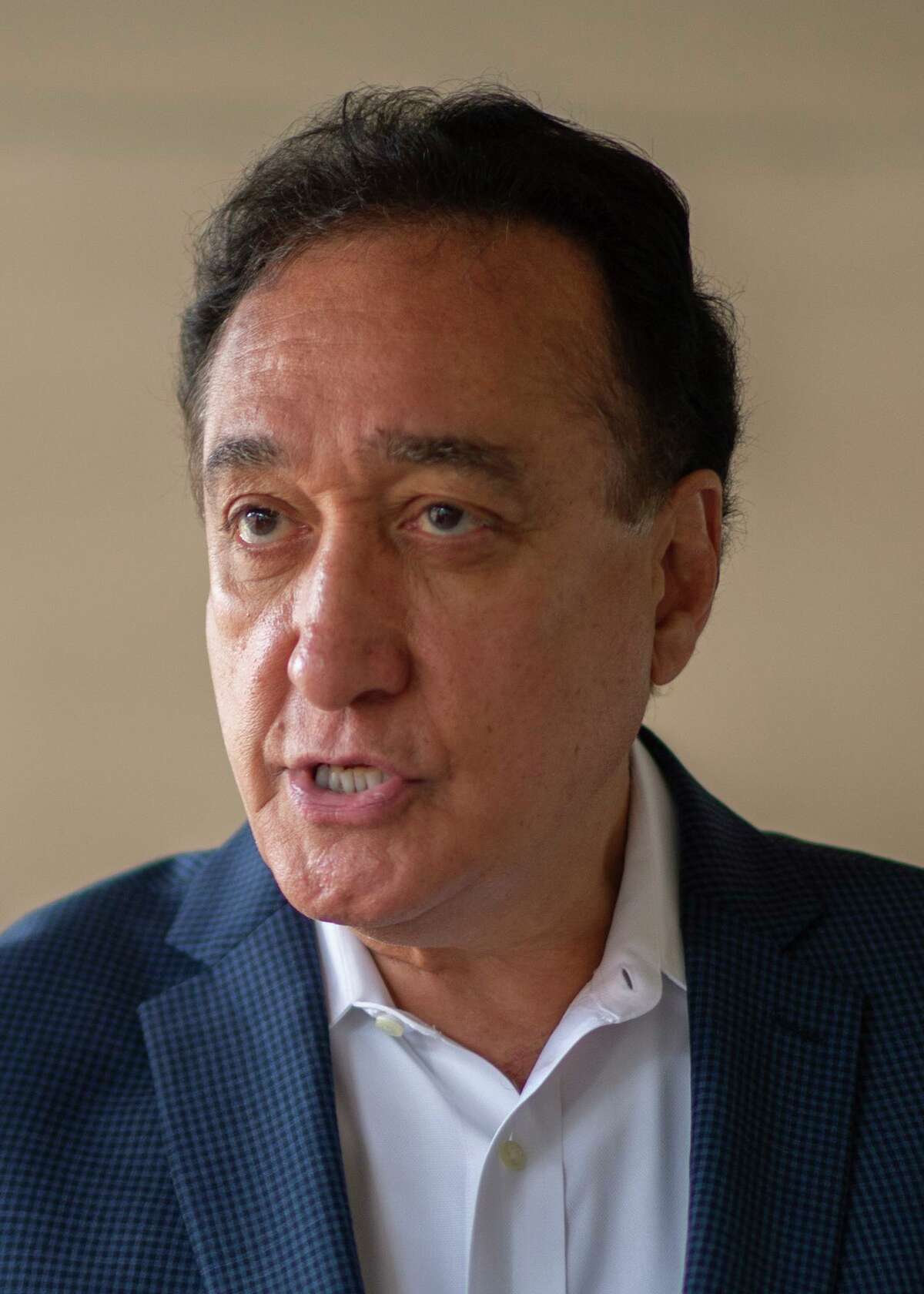 Former mayor Cisneros pitches transportation plan to San Antonio ...