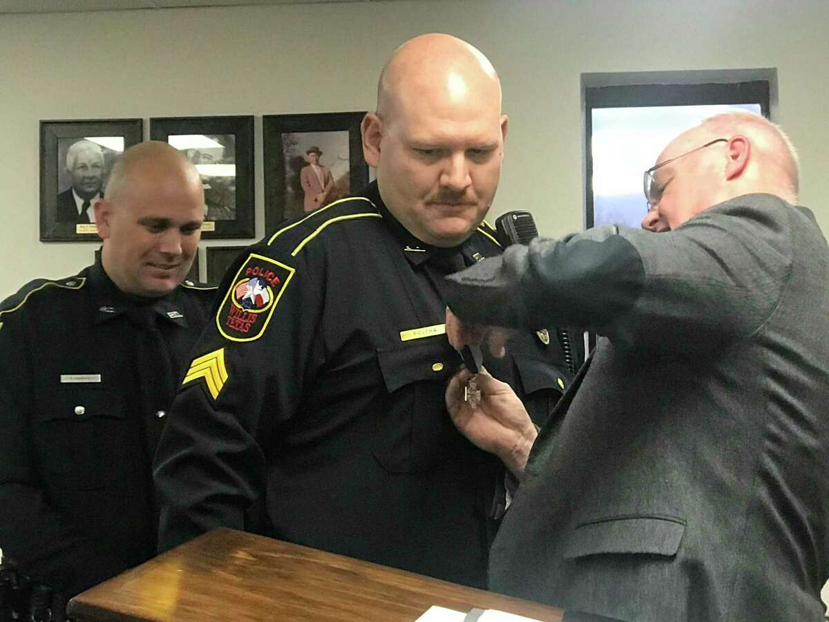 Willis officers honored for rescuing woman trapped in overturned car in ...