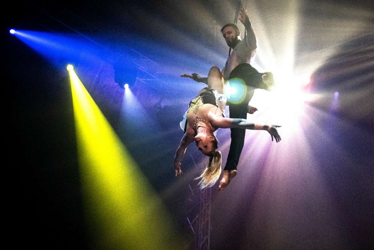 Here's what will be inside the water circus tent coming to Houston area ...
