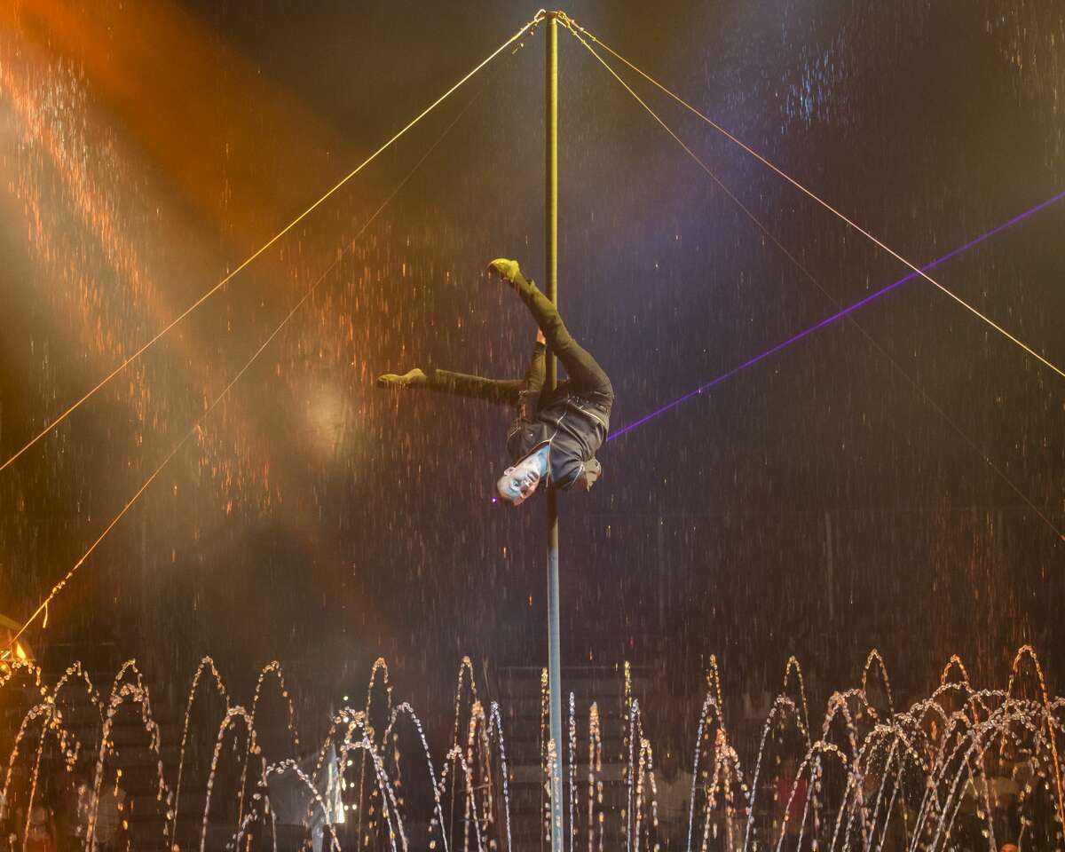 Here's what will be inside the water circus tent coming to San Antonio ...