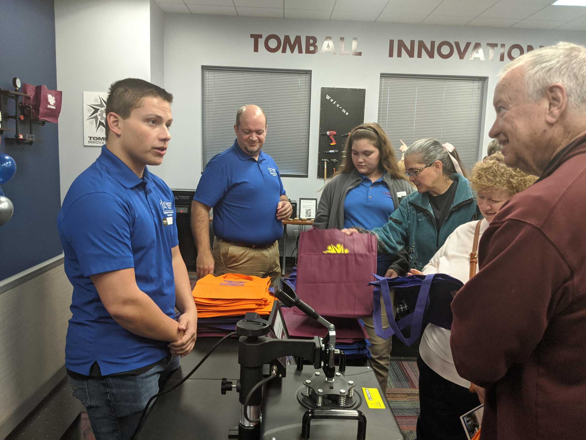 Lone Star College-Tomball Community Library opens innovation lab