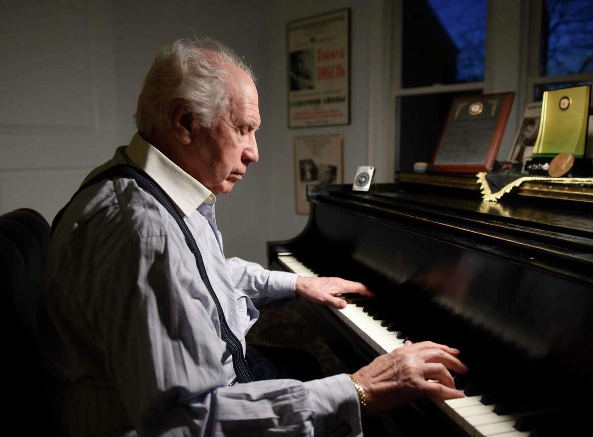 Greenwich husband-wife duo to play charity concert for blind pianists