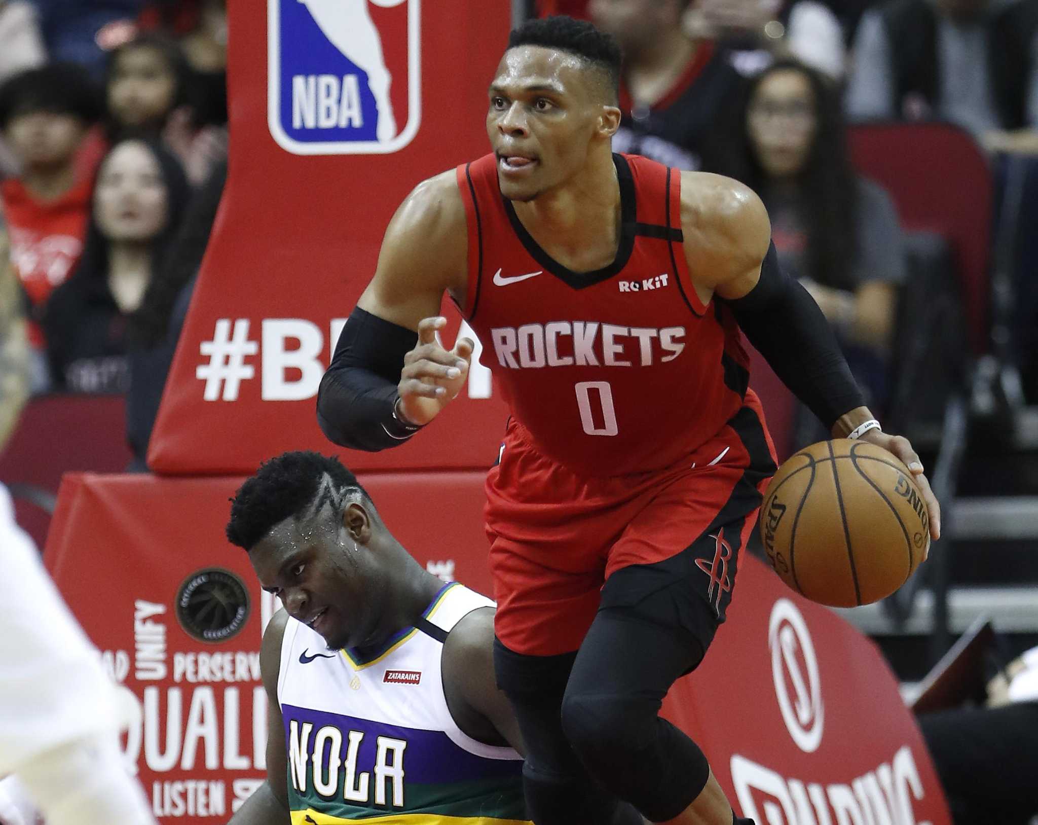 Rockets’ small-ball lineup hits boards to beat Pelicans